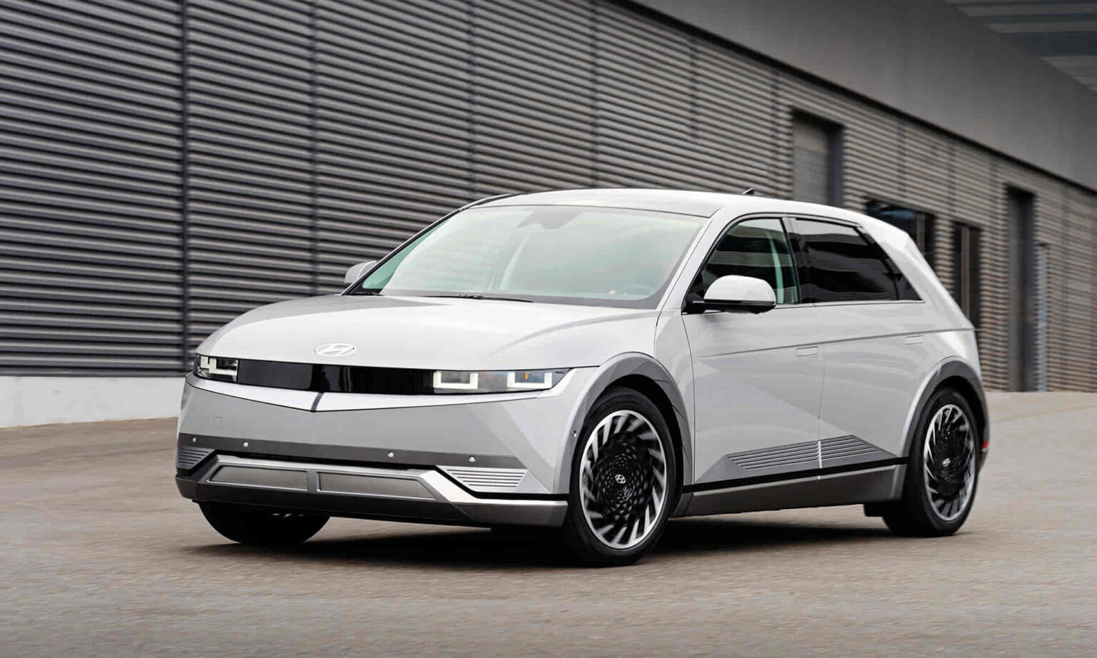 Top 10 Best Alternatives to the Ford Mustang Mach-E in 2025 | Compare ...